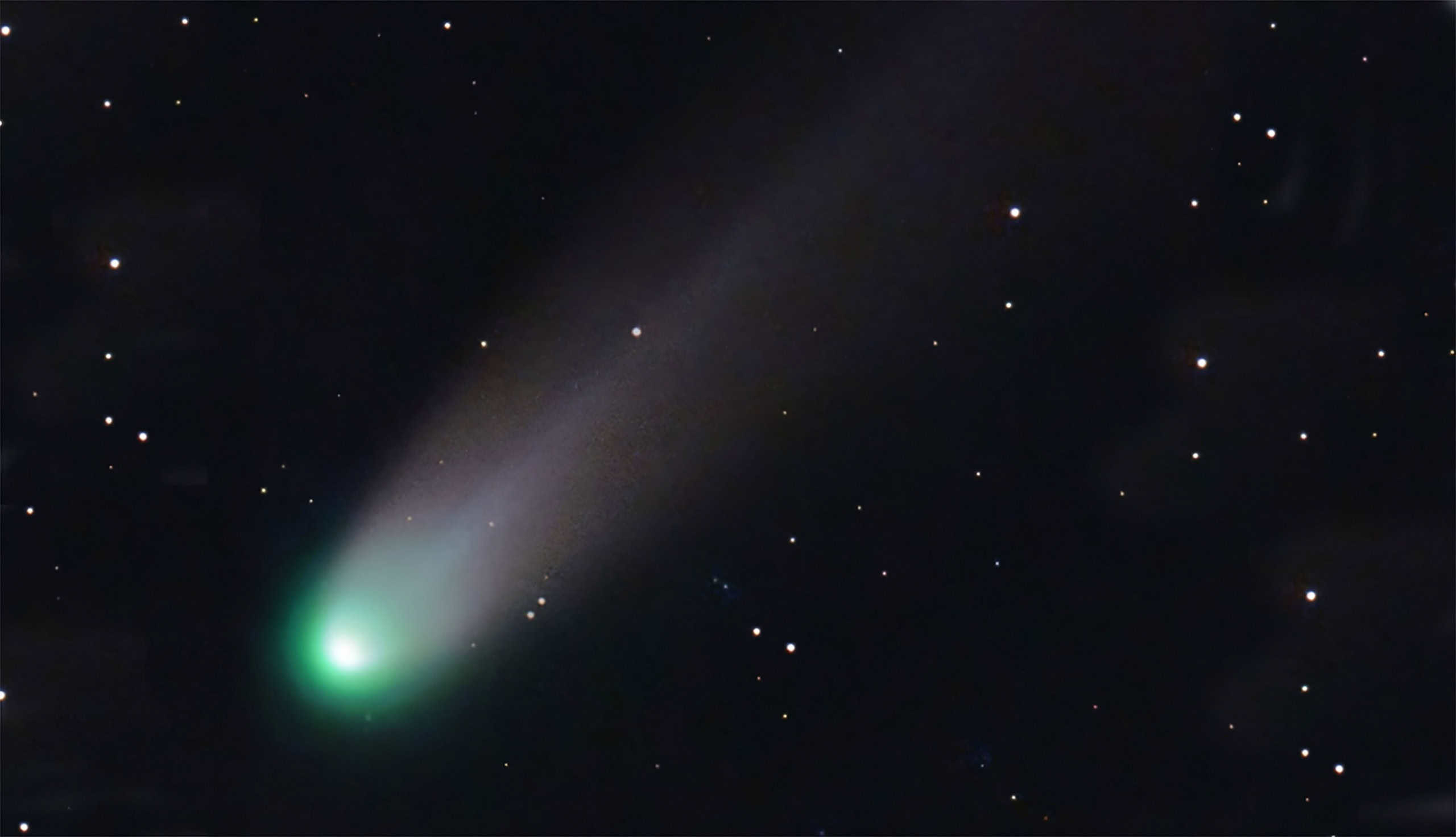 Cometa Lemmon atinge pico de brilho e fica visível no céu do Brasil ...